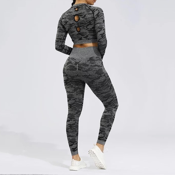 Other | Nwt Black Camo Seamless Yoga Workout Set | Poshmark